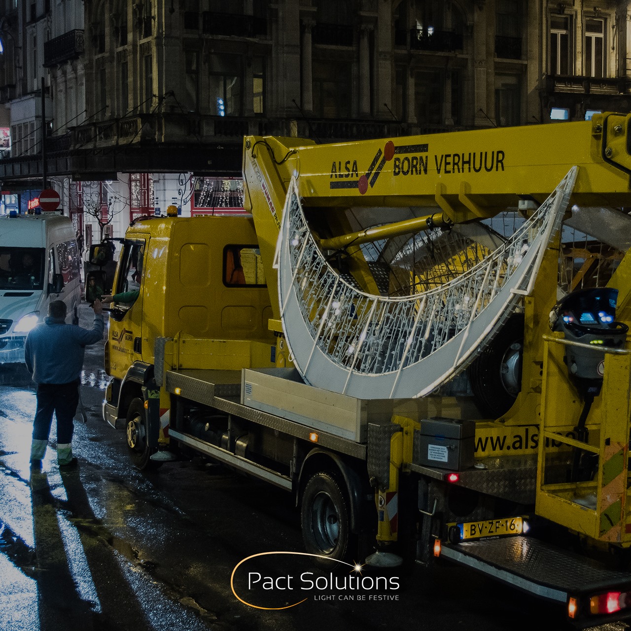 Installation et maintenance d'illuminations et décors | Pact Solutions